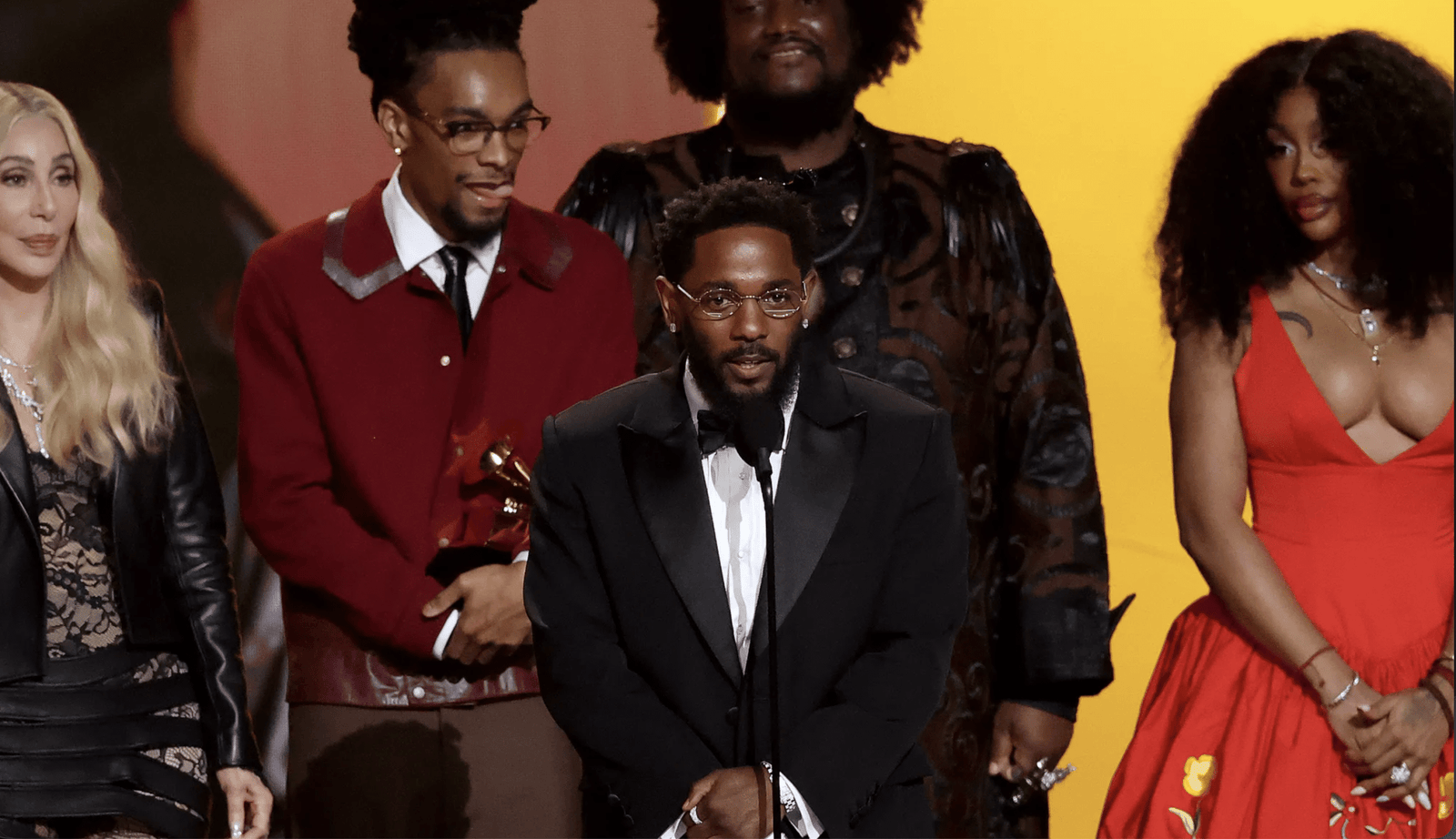 Kendrick Lamar’s Historic Grammys Night Meets an Awkward Drake Joke ...